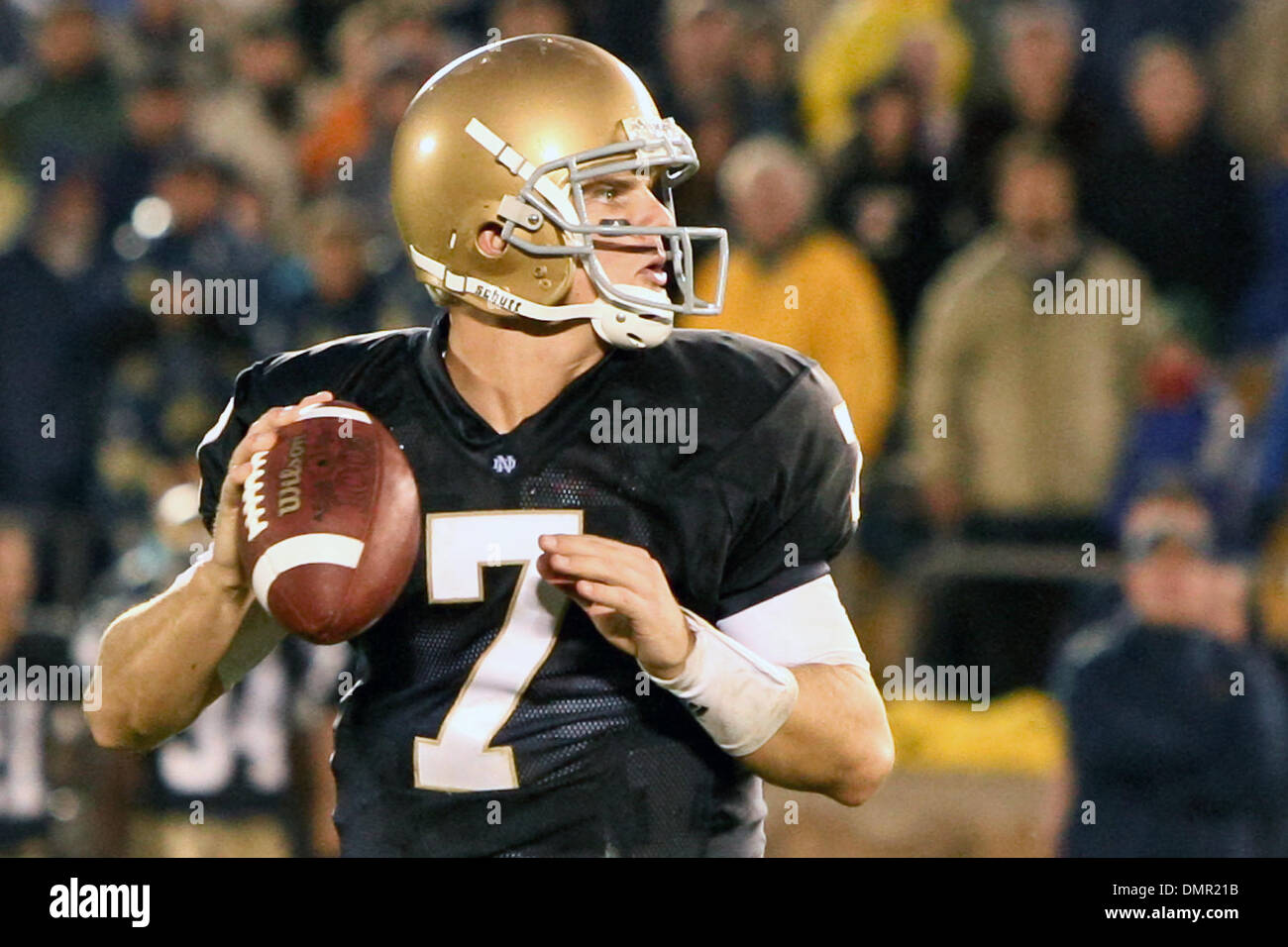 Notre Dame quarterback Jimmy Clausen (7) during game action. Washington ...