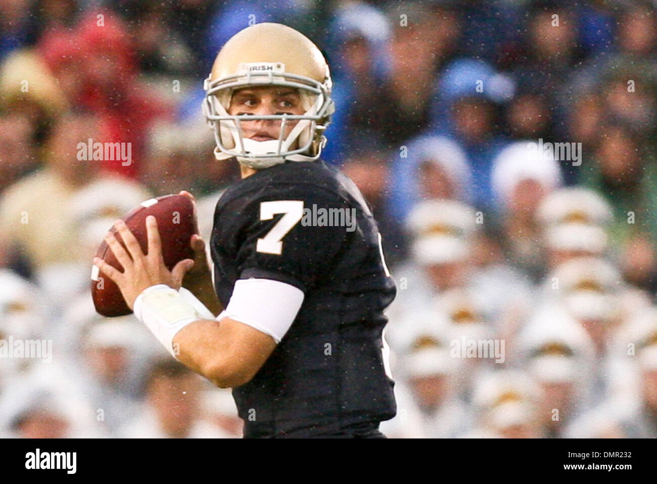Notre Dame quarterback Jimmy Clausen (7) during game action. Washington ...