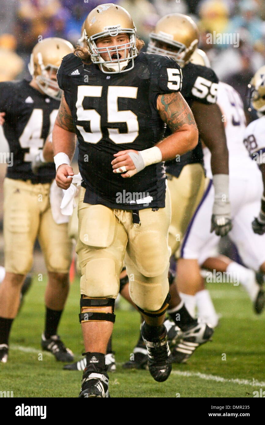 Notre Dame center Eric Olsen (55) during game action. Washington, of ...
