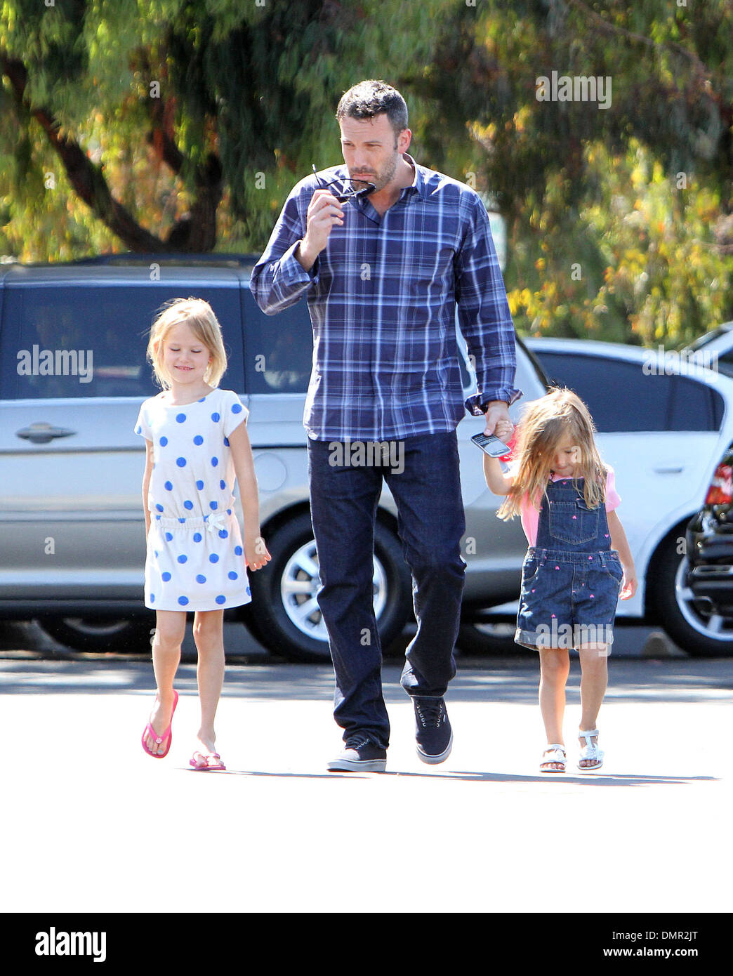 Ben Affleck with daughters Violet Affleck and Seraphina Affleck out at ...
