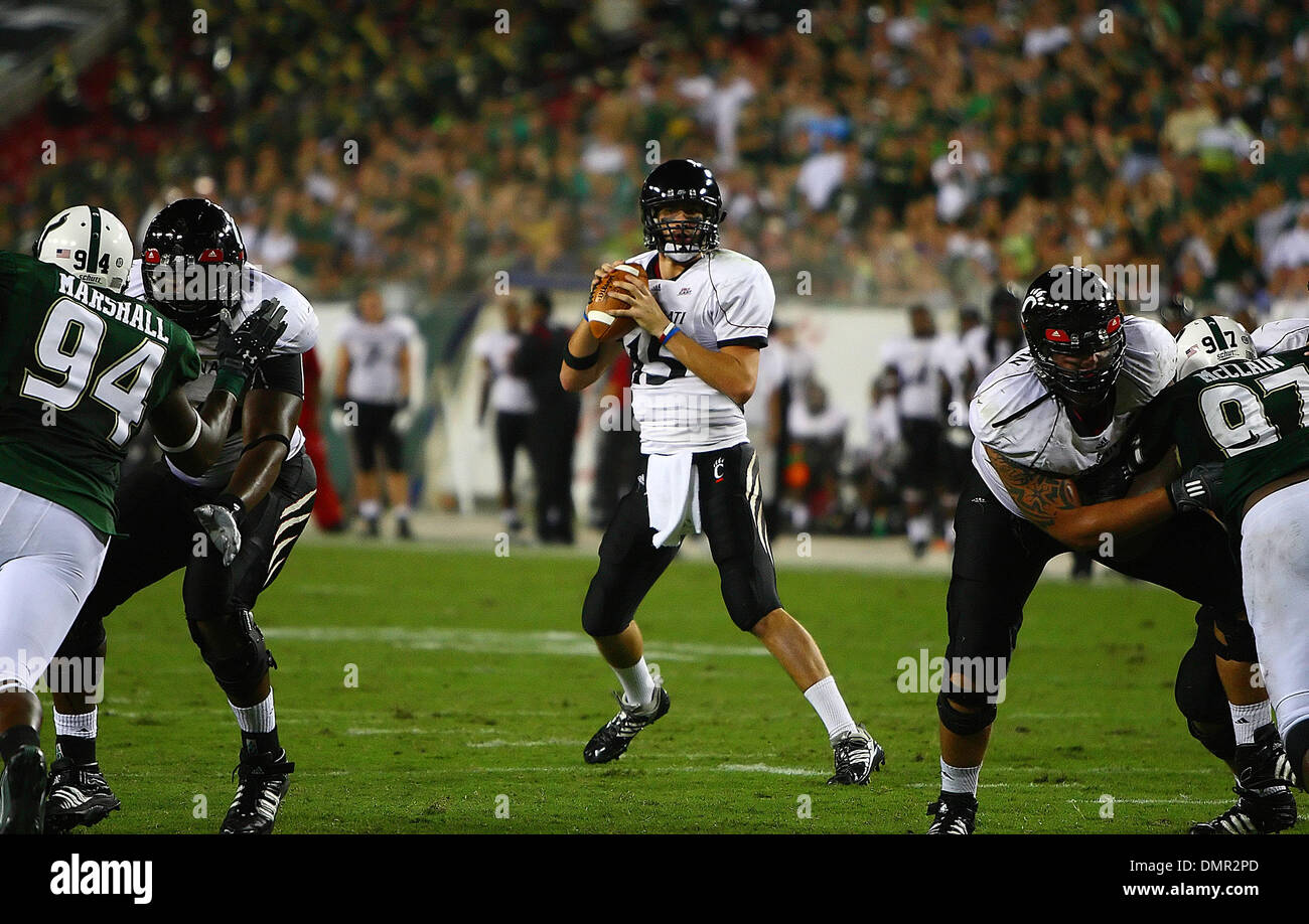 Cincinnati quarterback Tony Pike #15 sets up for a pass during the ...