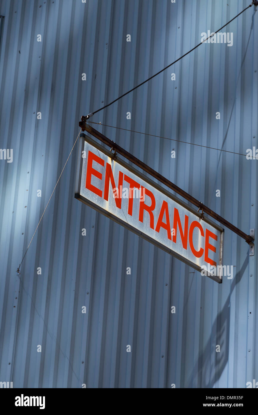 Red sign lettering hi-res stock photography and images - Alamy