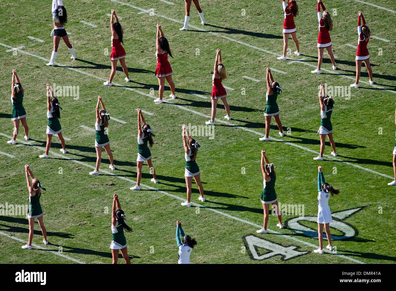 High school cheerleaders hi-res stock photography and images - Alamy