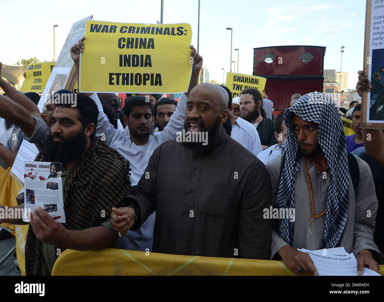 Abu Izzadeen A group of fundamentalist Muslims protest against London ...