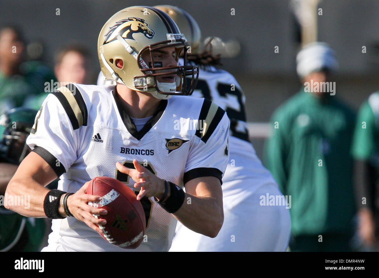 Western Michigan quarterback Tim Hiller (3) looks for an open receiver ...