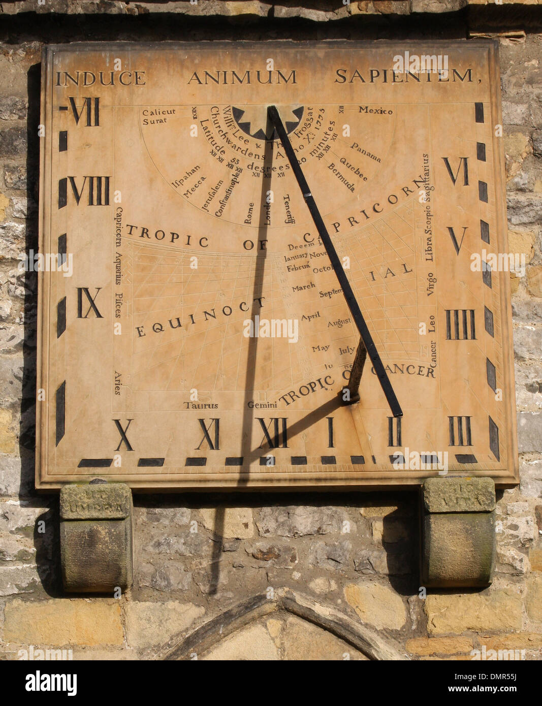 Sundial church uk hi-res stock photography and images - Alamy