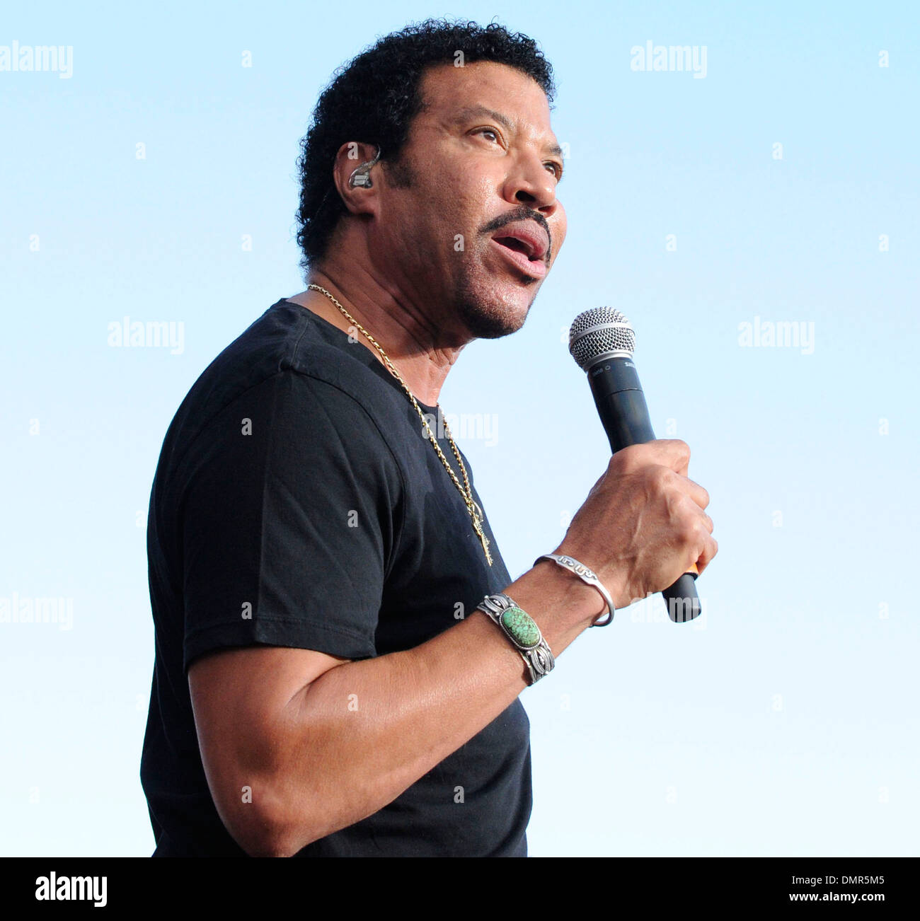 Lionel Richie performing at 1st Annual Boots and Hearts Music Festival ...