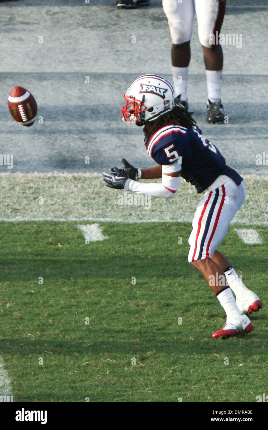 Tavious hi-res stock photography and images - Alamy