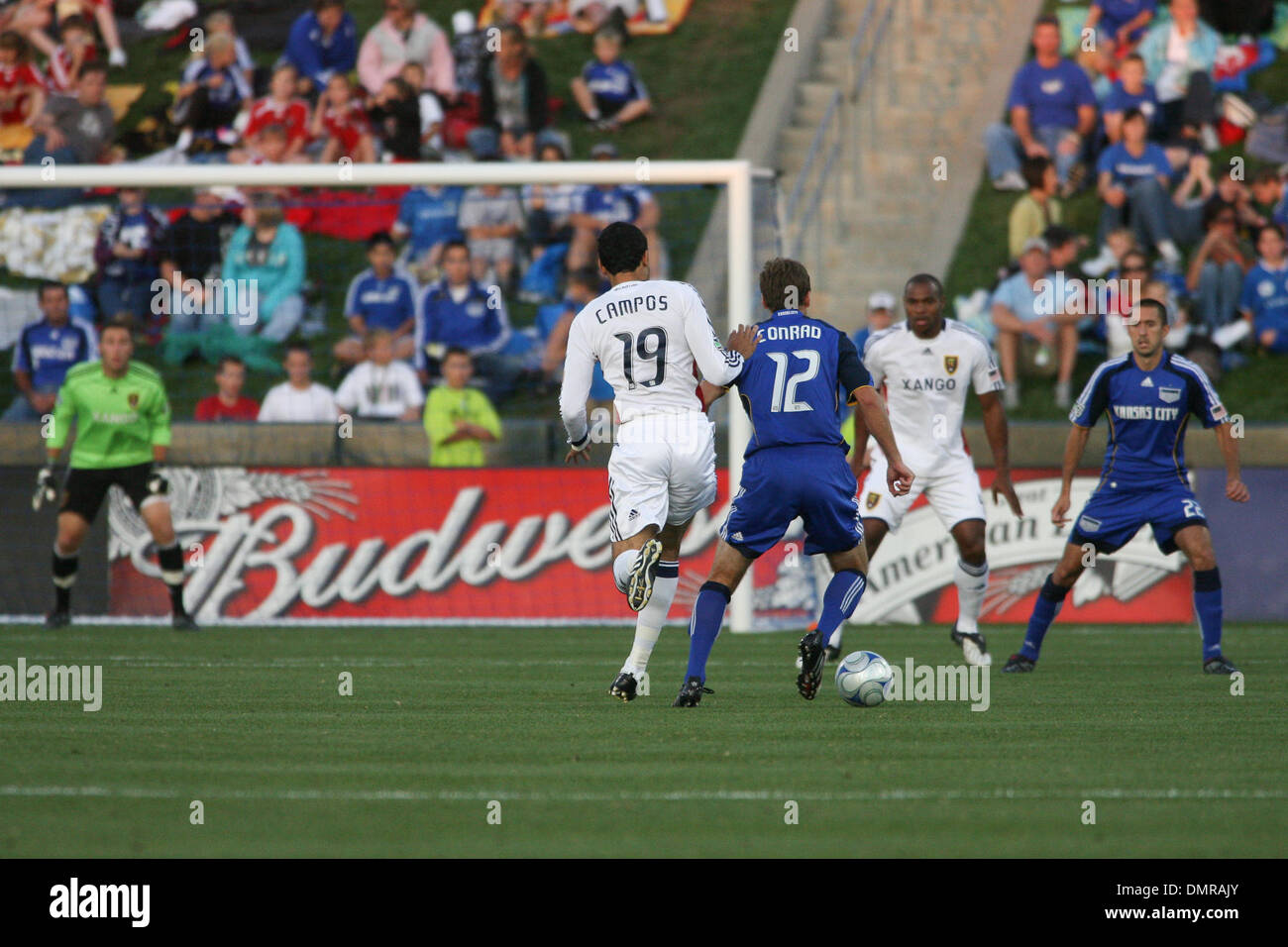 29 August 2009: Jimmy Conrad #12 of the Kansas City Wizards looks for ...