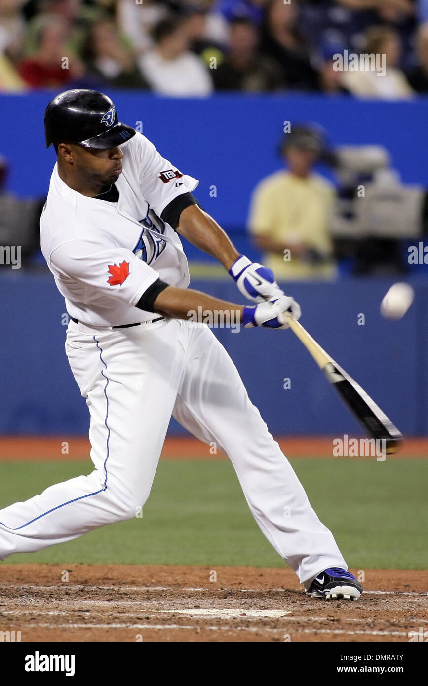 Toronto Blue Jays center fielder Vernon Wells bats against the New York ...