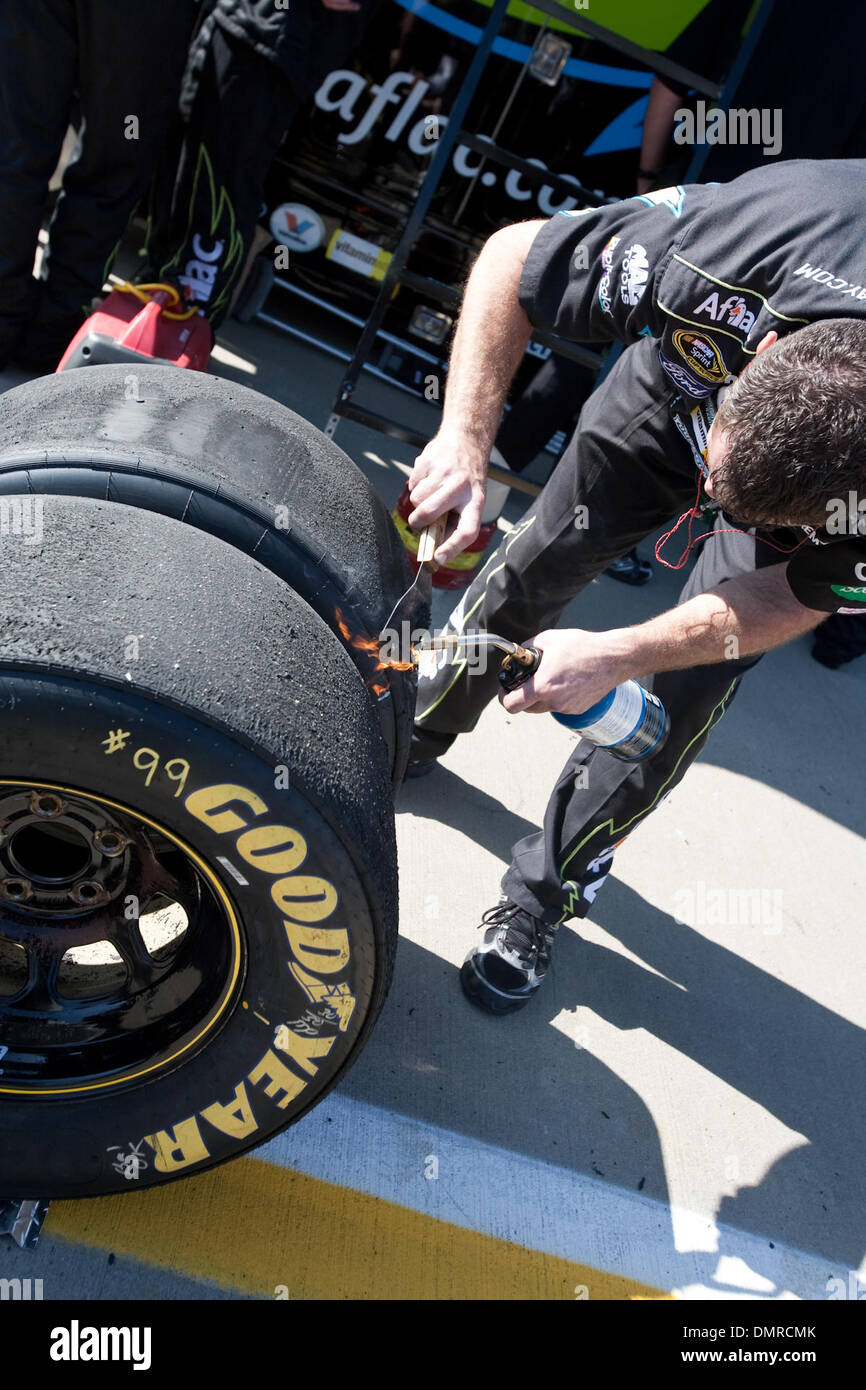 Carl edwards pit stop hi-res stock photography and images - Alamy