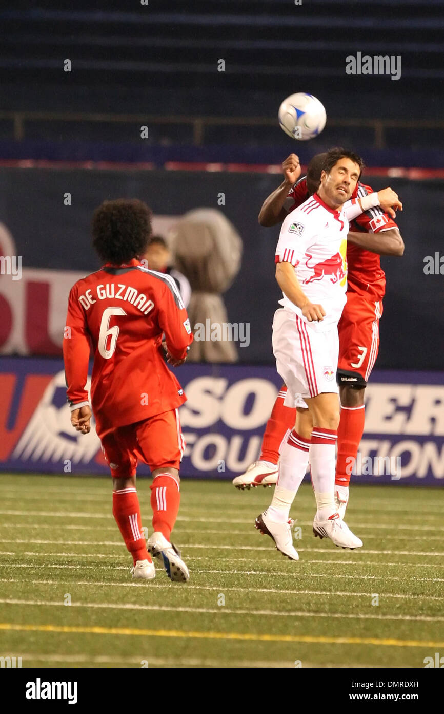 New York Red Bulls captain #9Juan Pablo Angel with a header. The New ...