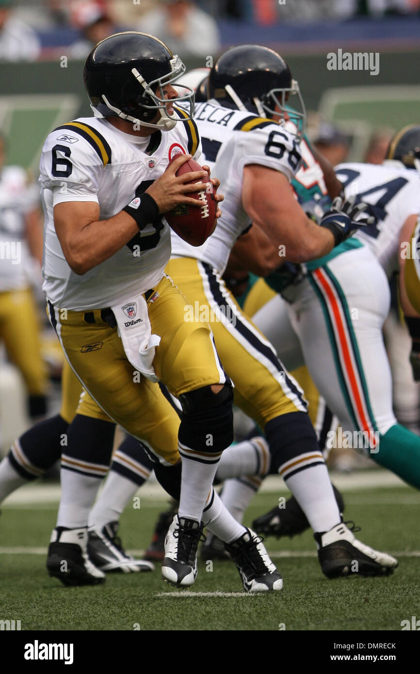 New York Jets #6 Quarterback Mark Sanchez readies a pass. The Miami ...