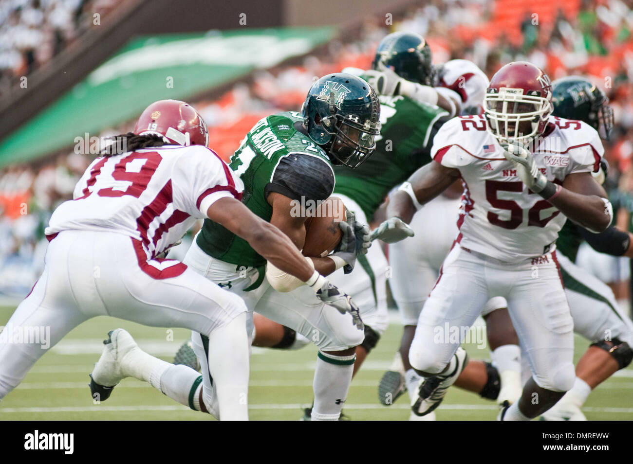Hawaii running back Leon Wright-Jackson #23 scores during first half ...