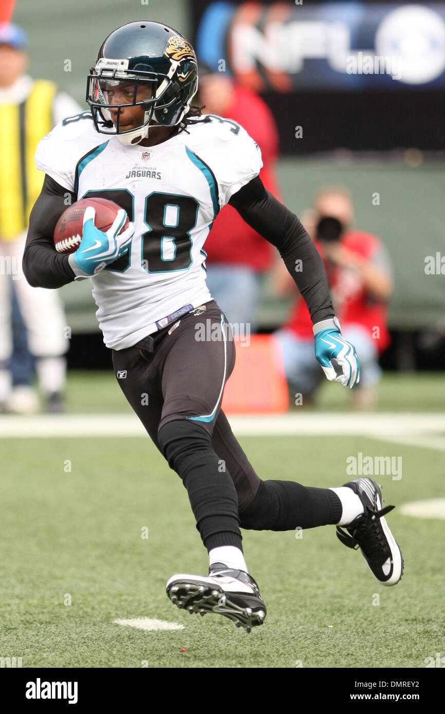 Jaguars #28 corner back William Middleton. The Jaguars defeated the ...