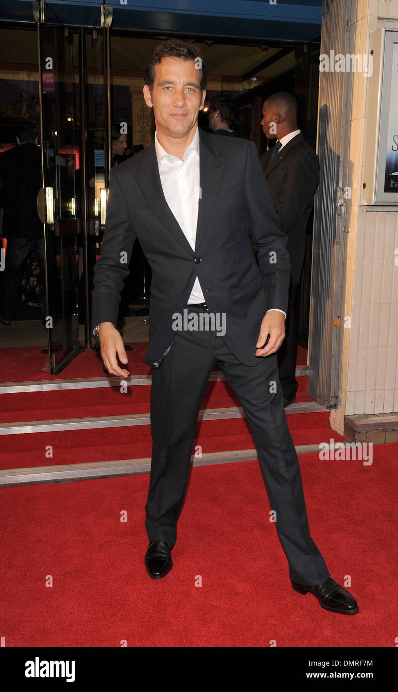 Clive Owen attends premiere of 'Shadow Dancer' held at Haymarket ...