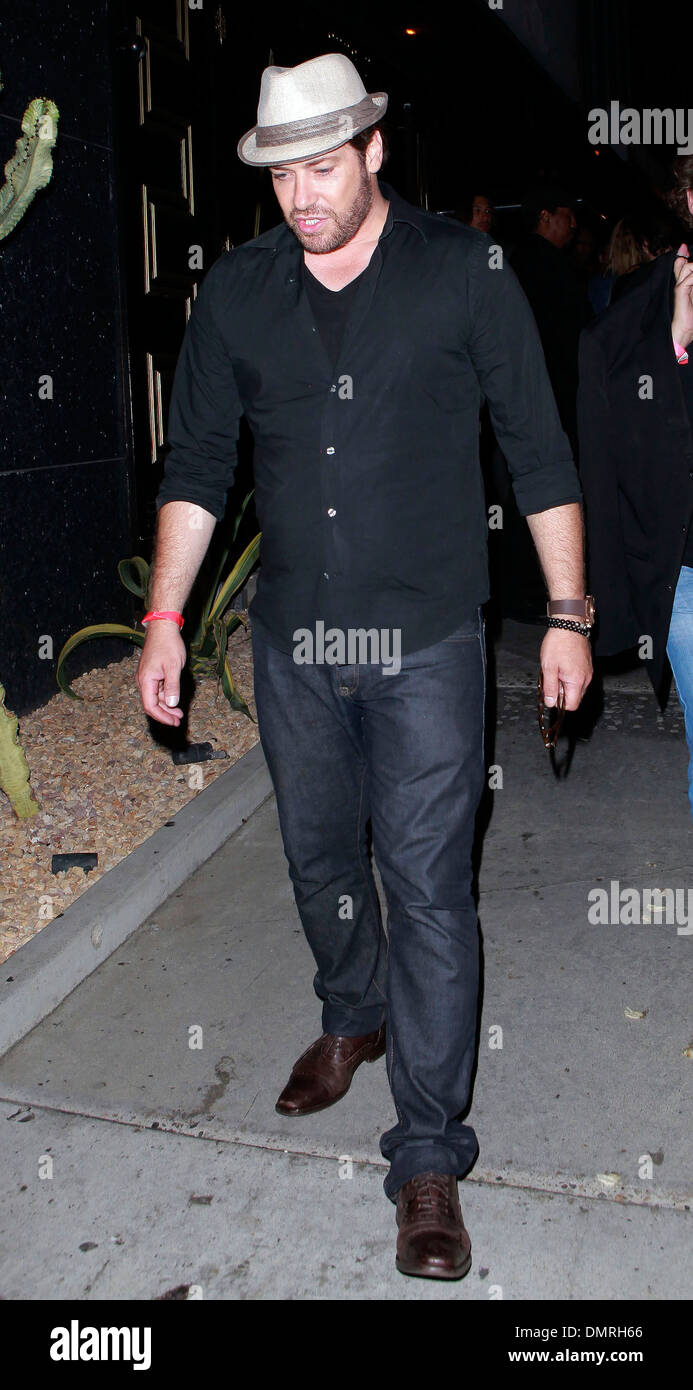 Giovanni agnelli arriving bellows nightclub hi-res stock photography ...