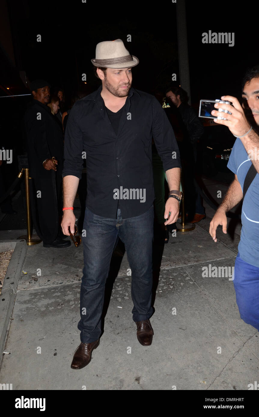 Giovanni agnelli arriving bellows nightclub High Resolution Stock ...