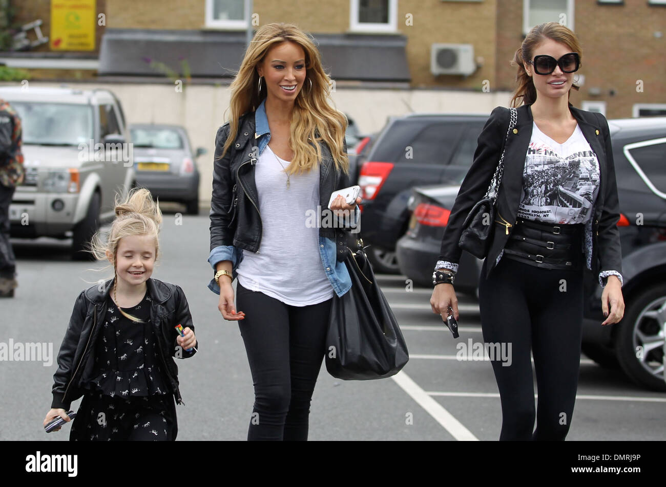 Lauren Pope Chloe Sims and her daughter Madison head to a hairdressers ...