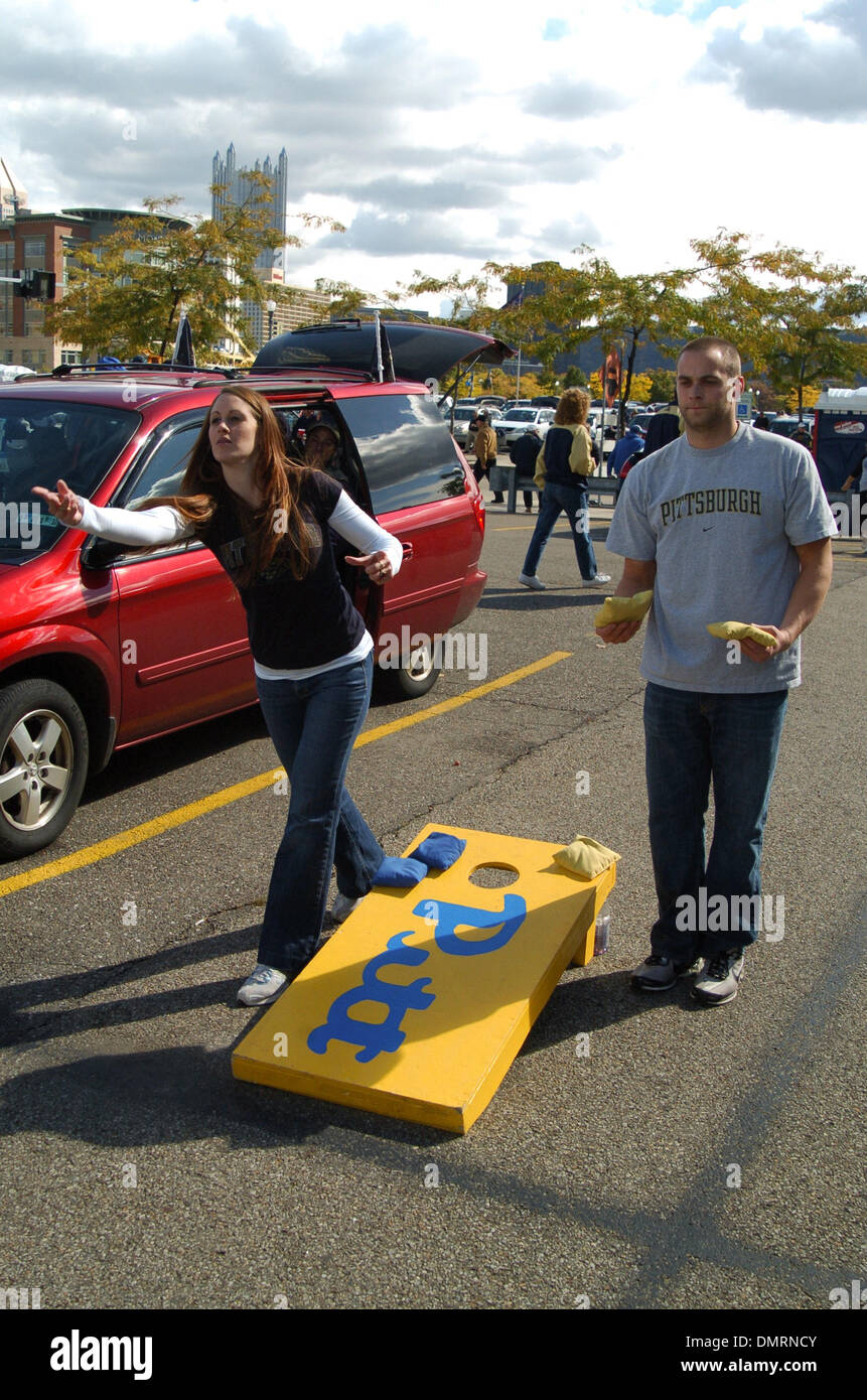 Pittsburgh panthers fans hi-res stock photography and images - Alamy