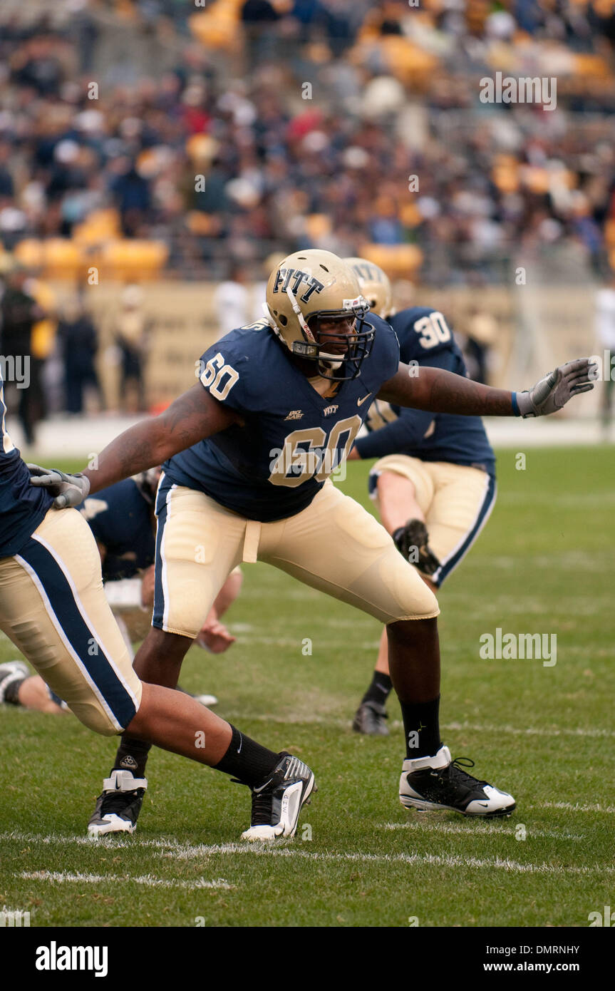 Pittsburgh Panthers offensive lineman Greg Gaskins (60)blocks in a game ...
