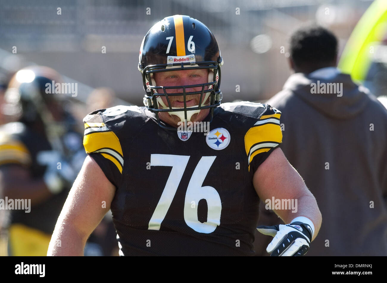 Pittsburgh Steelers defensive lineman Chris Hoke (76) warms up prior to ...