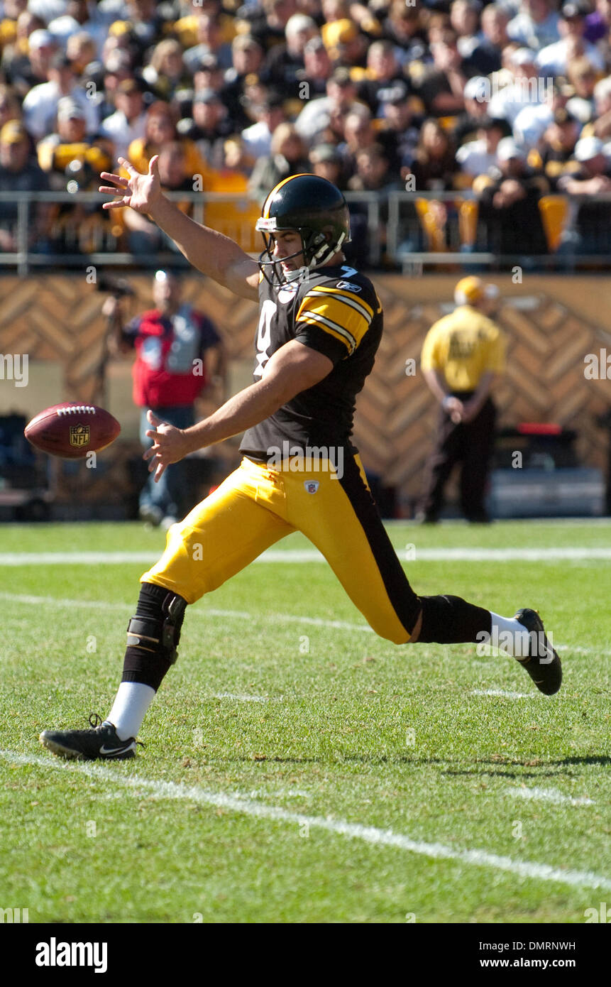 Pittsburgh Steelers punter Daniel Sepulveda (9) in a game against the ...