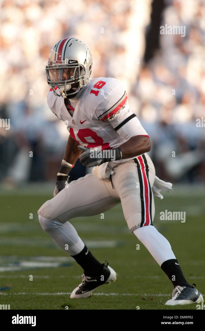 Ohio State Buckeyes defensive back Travis Howard (18) in action during ...