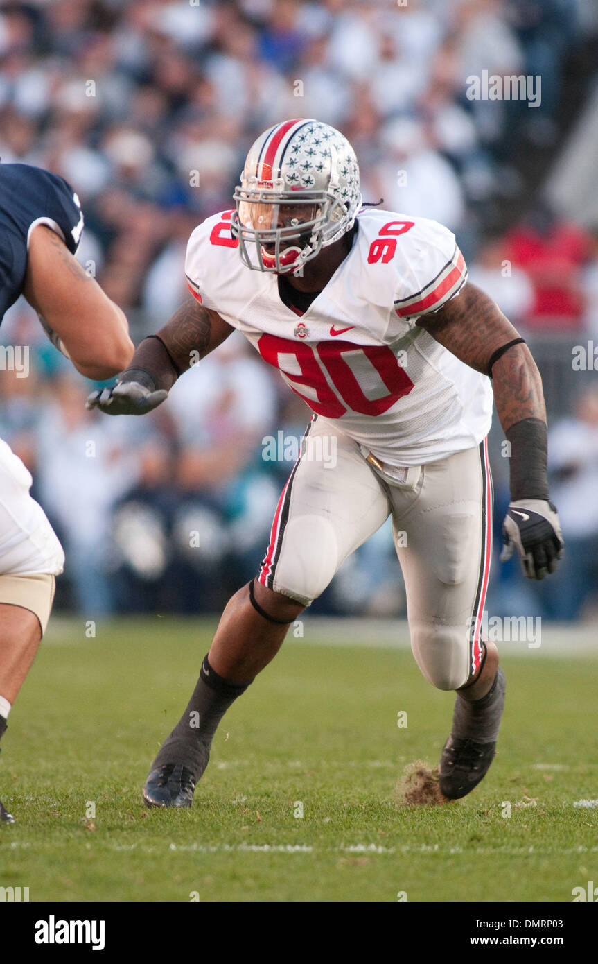 Ohio State Buckeyes defensive lineman Thaddeus Gibson (90) in action ...