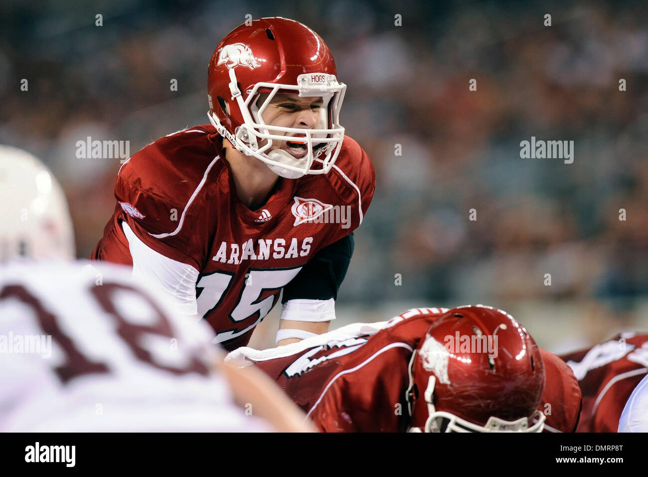 Inaugural 2009 Southwest Classic between the Arkansas Razorbacks and ...