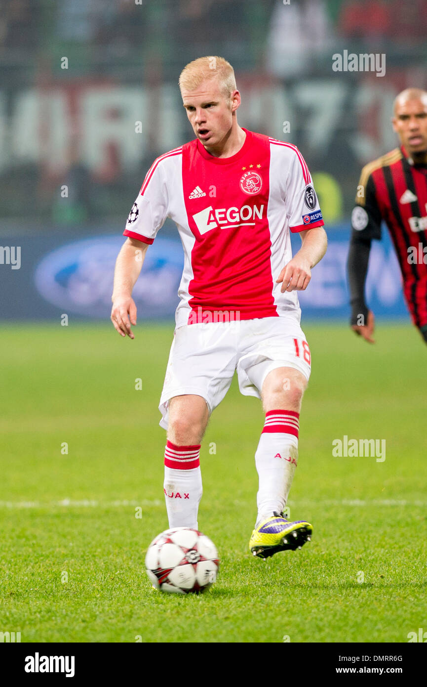 Davy klaassen ajax hi-res stock photography and images - Alamy