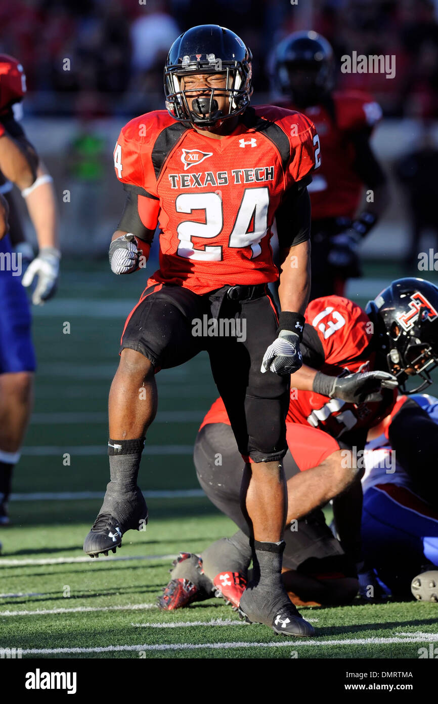 Texas Tech RB Eric Stephens helps make a special teams tackle as the ...