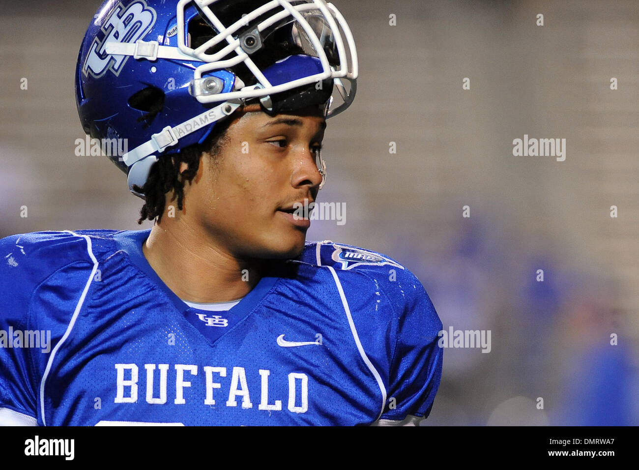 Buffalo linebacker terry peden 93 hi-res stock photography and images ...