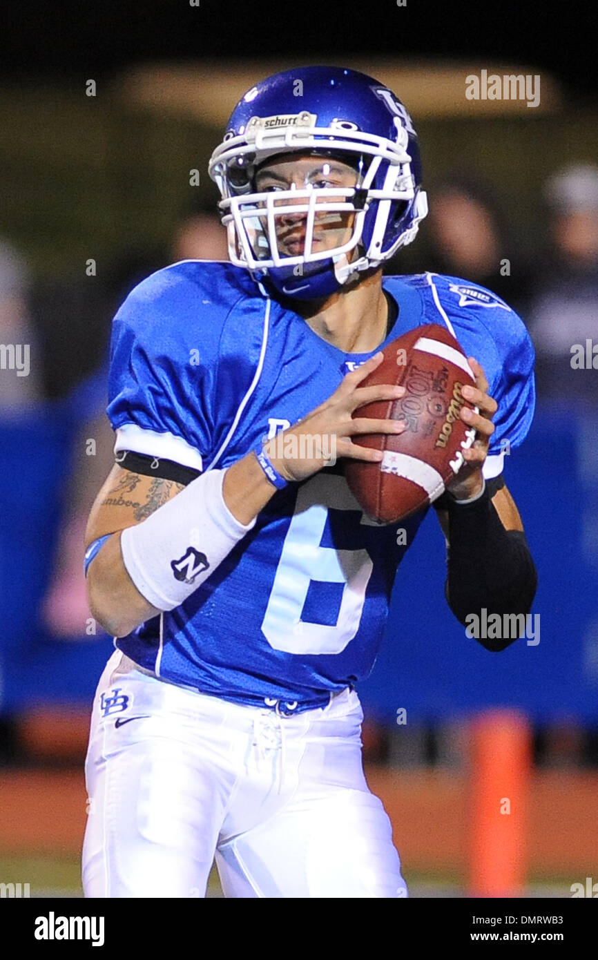 Buffalo quarterback Zach Maynard (6) looks for an open receiver down ...