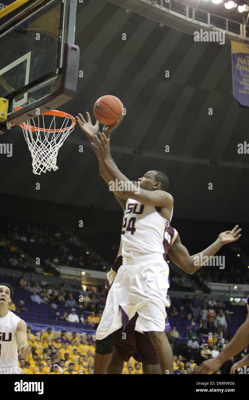 LSU forward Storm Warren (24) shoots during the game between the ULM ...