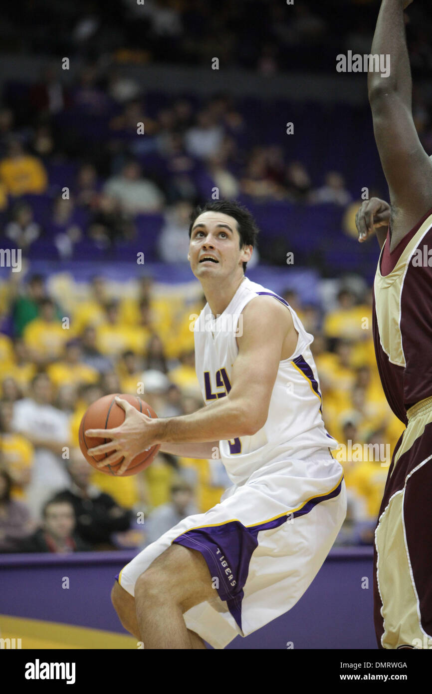 LSU forward Garrett Green (3) drives to the hoop during the game ...