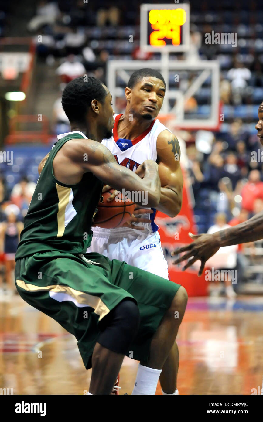 Derek Williams scored a team high 19 points as the USF Bulls defeat the ...