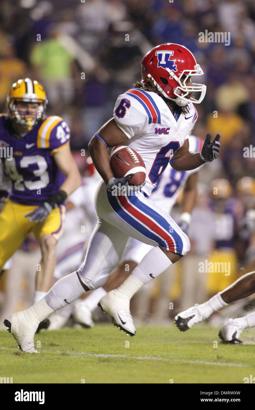 LA Tech wide receiver Phillip Livas (6) returns a kickoff during the ...