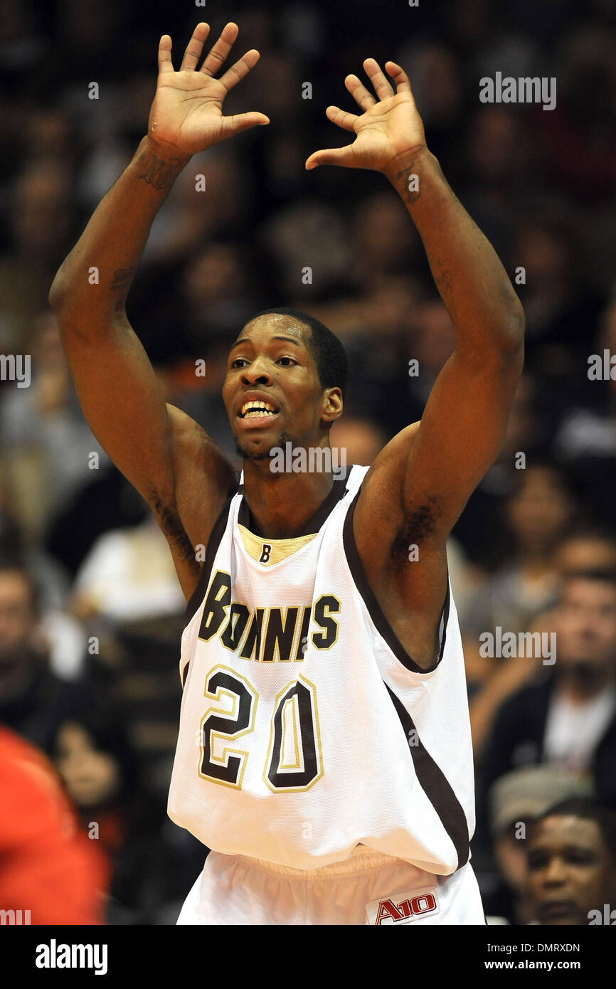 St. Bonaventure guard Malcolm Eleby (20) signals that he's open in the ...
