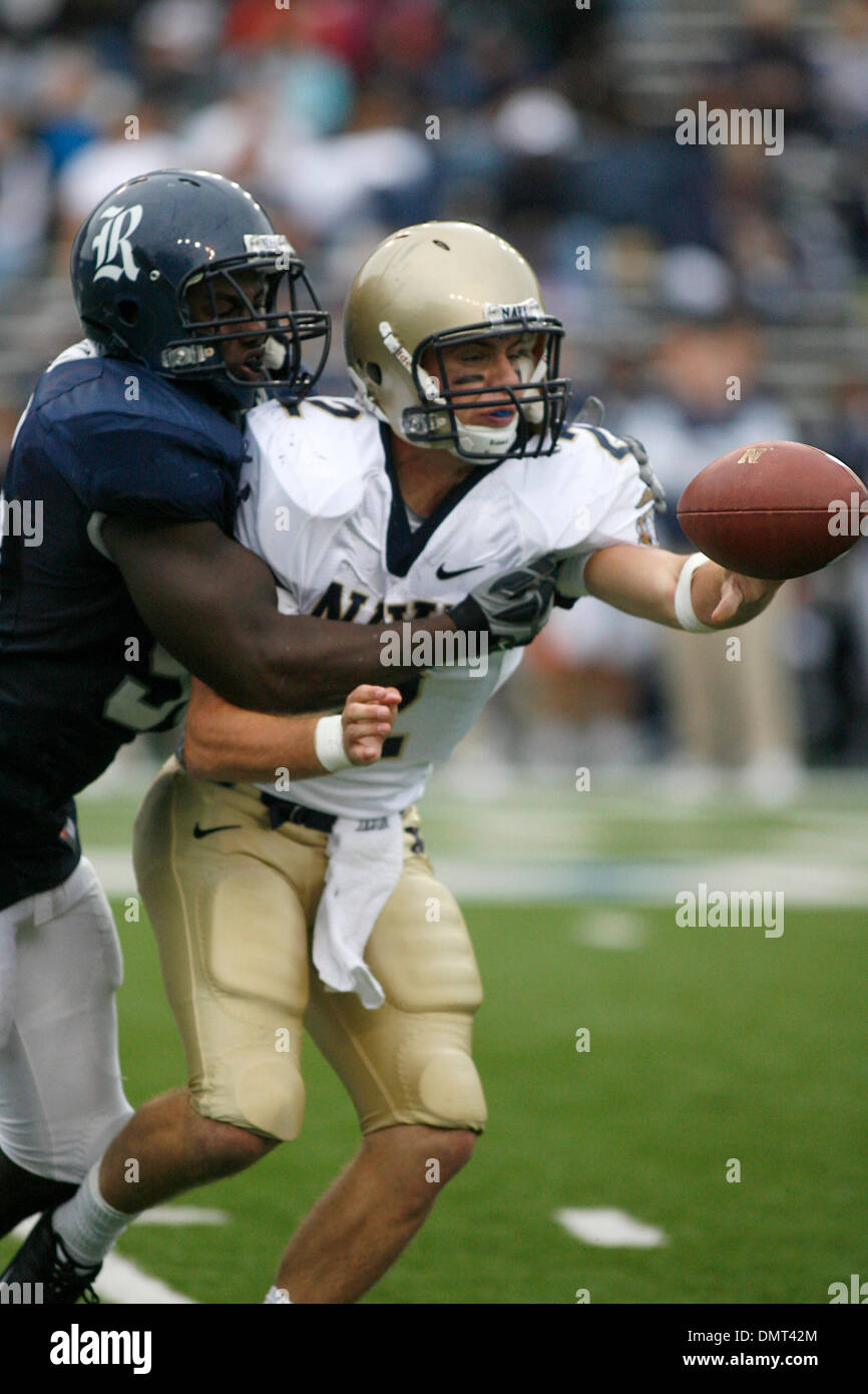 Navy quarterback Kriss Proctor (2) make the pitch just in time. Navy ...