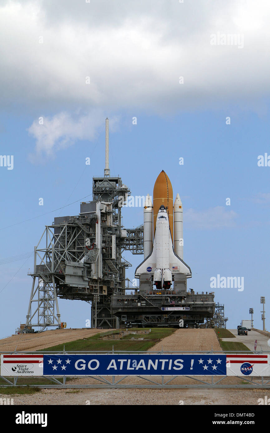 Space Shuttle Atlantis (STS-129) on a slow trek arrives to launch pad ...