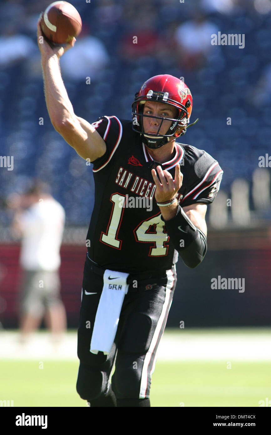 San Diego State QB Ryan Lindley drops a short pass against BYU at ...