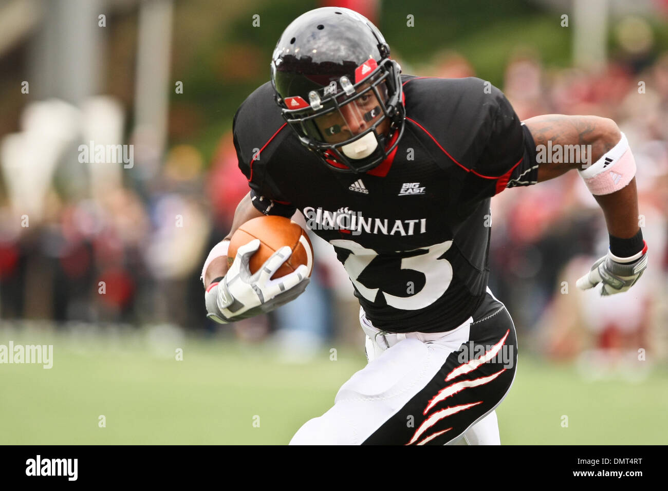 Isaiah pead hi-res stock photography and images - Alamy