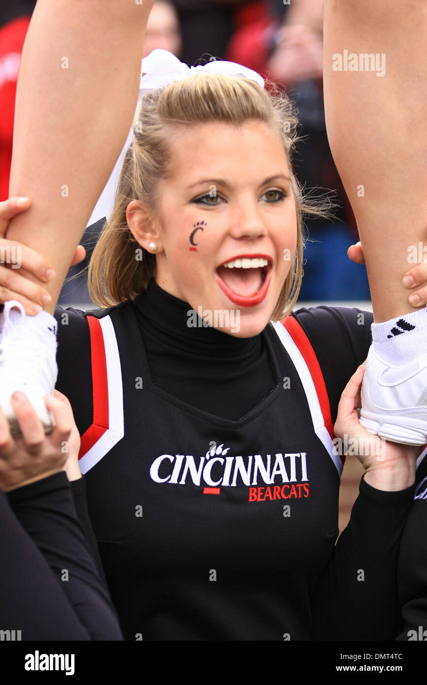 24 October 2009: UC Bearcats Cheerleader during the first half of play ...