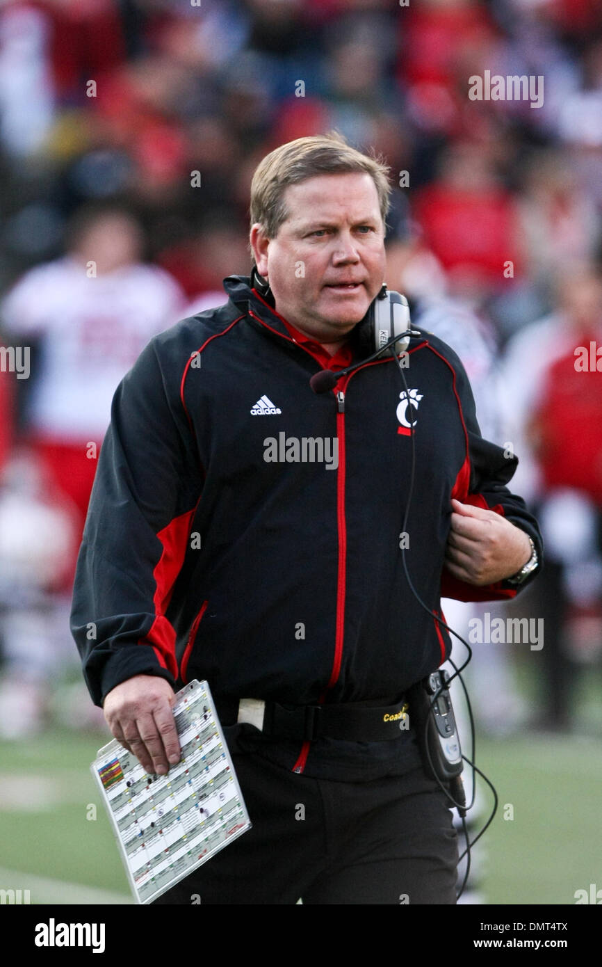 Brian kelly coach hi-res stock photography and images - Alamy