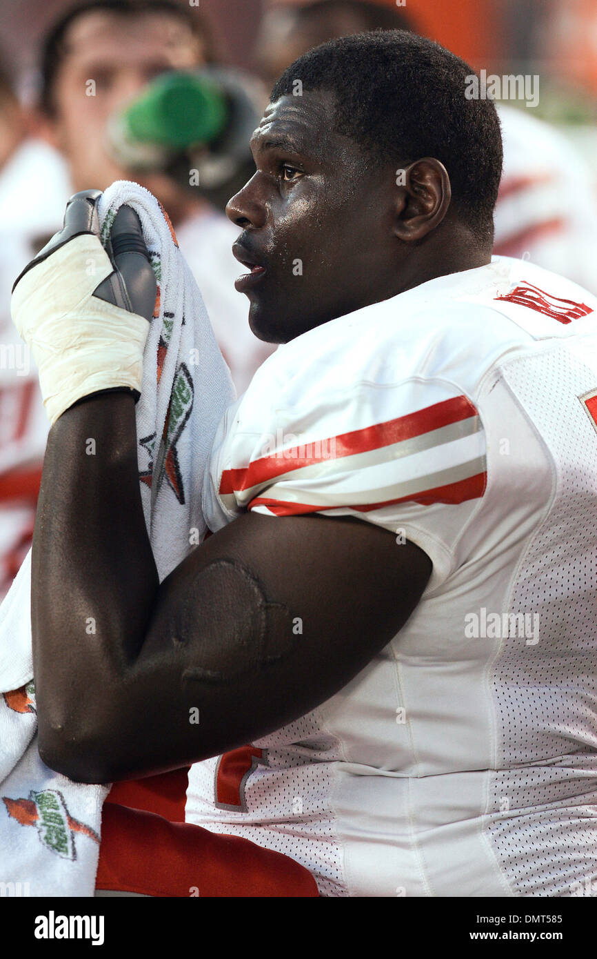 New Mexico University Lobo offensive tackle Byron Bell (74) catches a ...