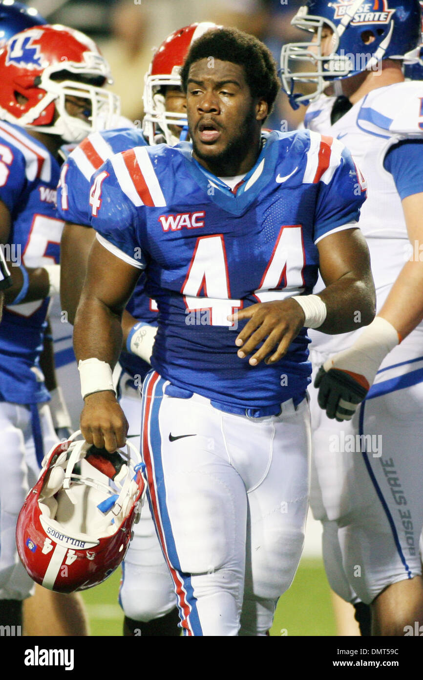 6 November 2009: Tech Linebacker Adrien Cole (44) looses his helmet ...