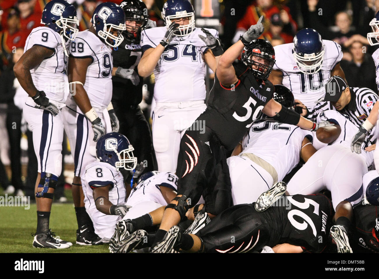 7 November 2009: Cincinnati offensive lineman Alex Hoffman #59 ...
