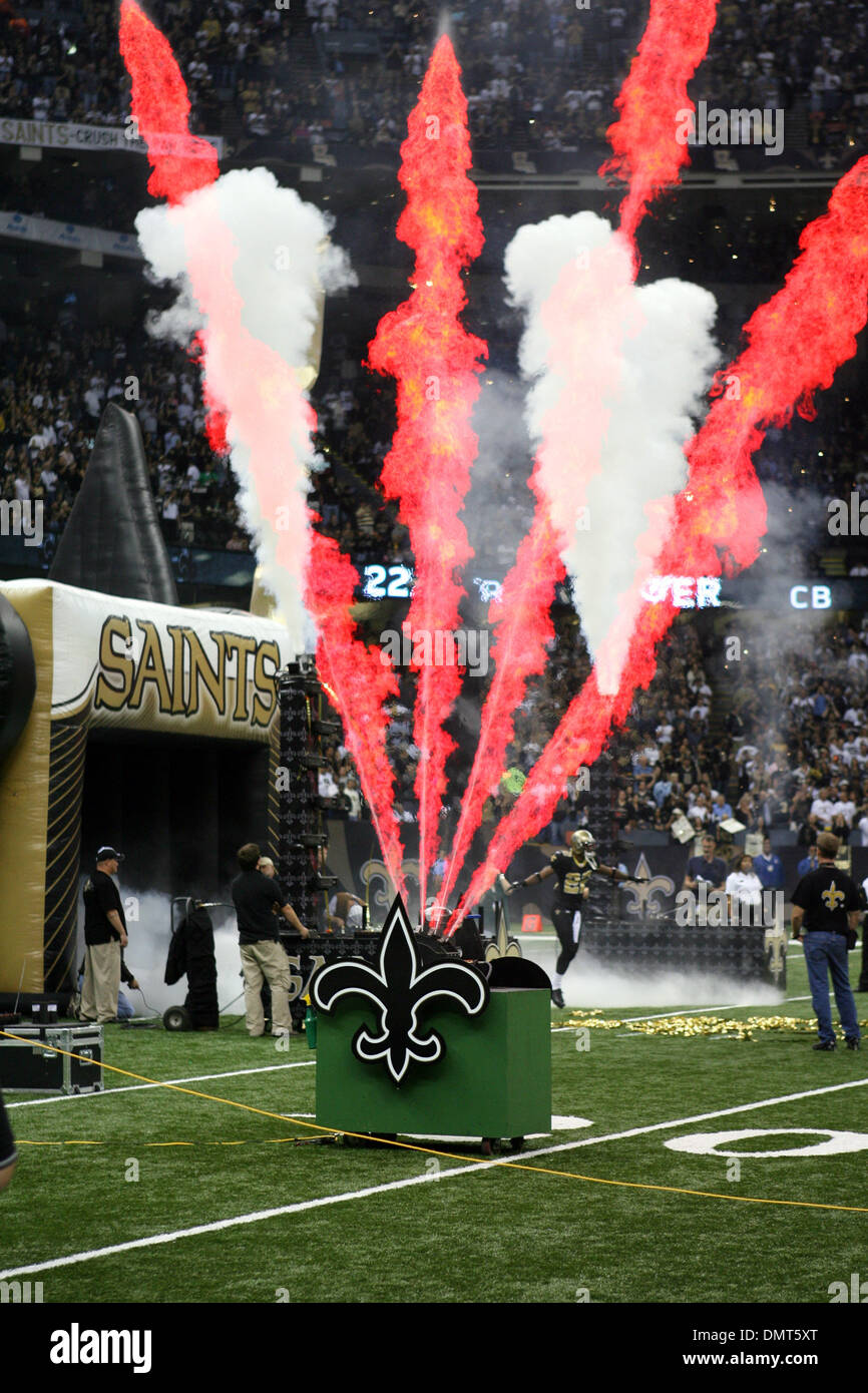 New orleans superdome crowd hi-res stock photography and images - Alamy