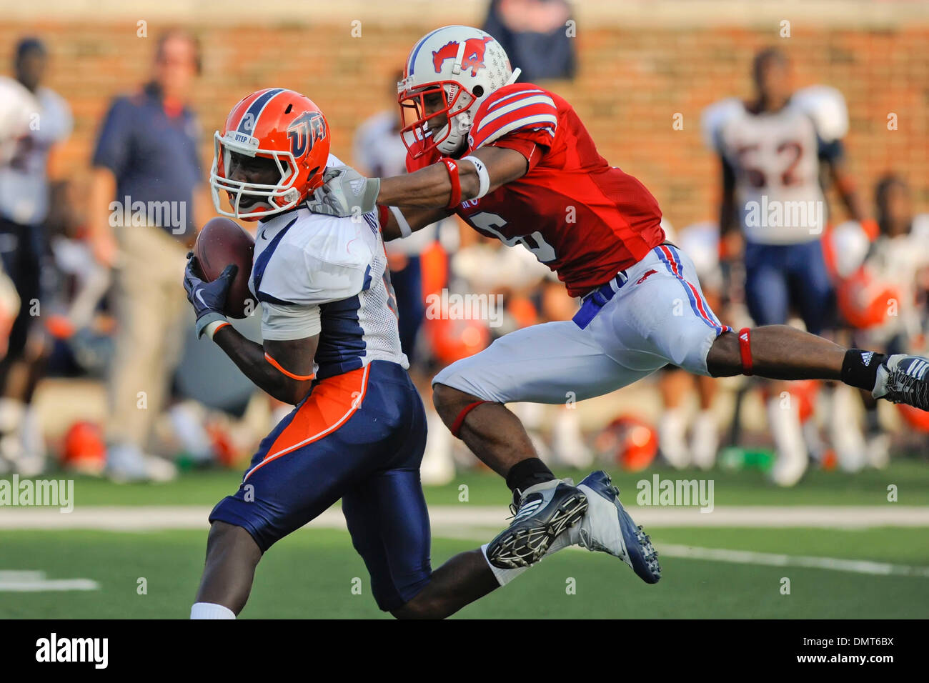 UTEP Miners WR Jeff Moturi makes a great reception as the SMU Mustangs ...